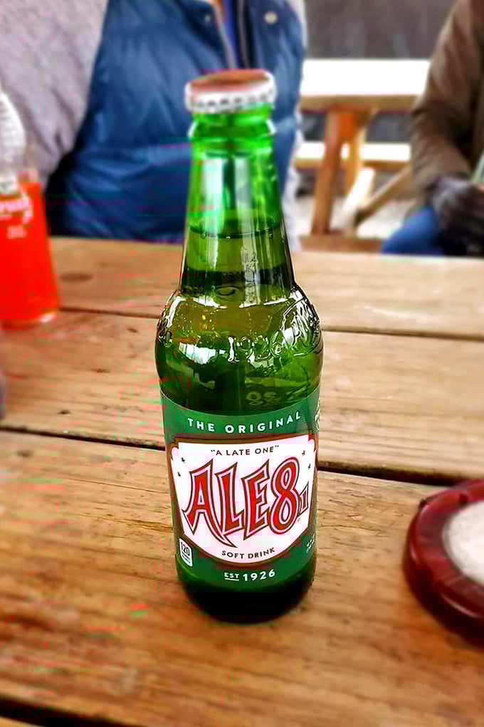 An Ale-8 soda – Kentucky's secret handshake in a bottle – offering the perfect sweet-gingery counterpoint to all that savory smoke.