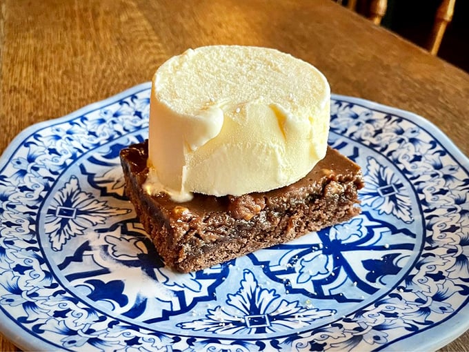 Chocolate sheet cake topped with vanilla ice cream – the dessert equivalent of Willie Nelson: classic, Texan, and universally beloved.