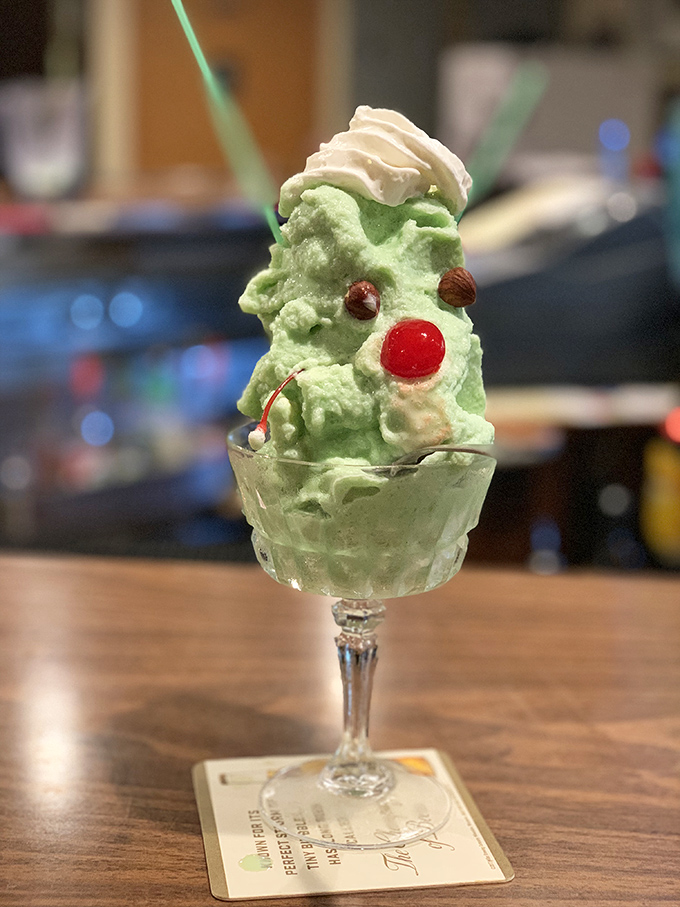 The grasshopper ice cream drink—where dessert and nightcap join forces in a mint-chocolate alliance that no one can resist.