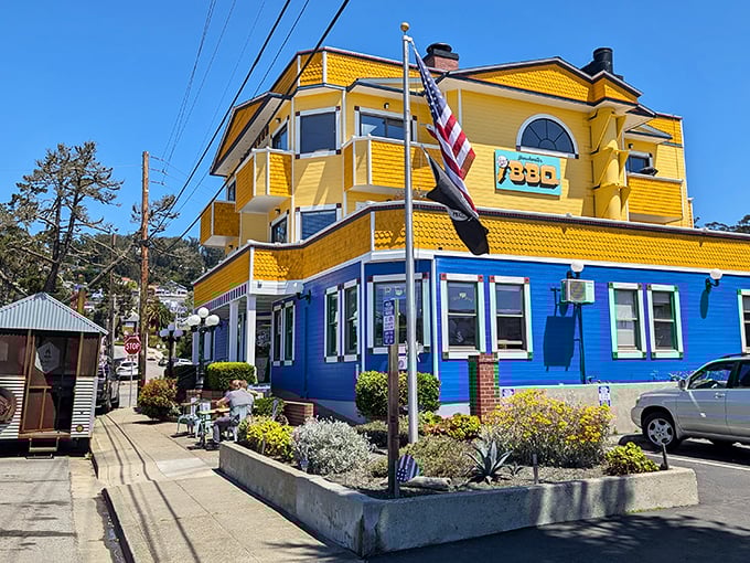 Breakwater's sunshine-yellow and ocean-blue building is as California as BBQ gets. Where coastal vibes meet smoke signals in the happiest marriage since surf and turf.