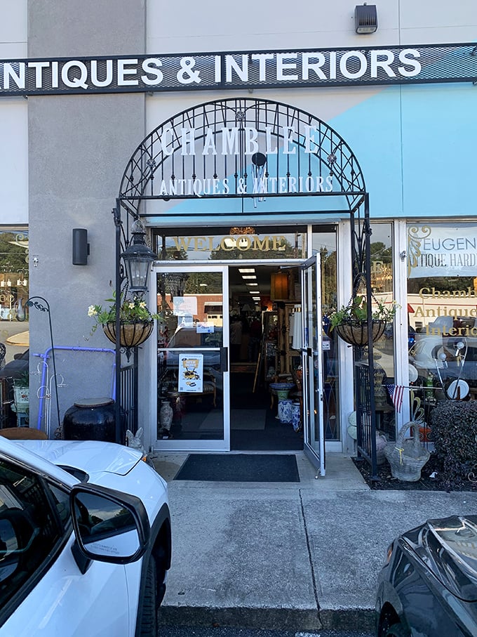Sophisticated hunting! Chamblee Antiques' elegant entrance promises a more refined flea market experience inside.