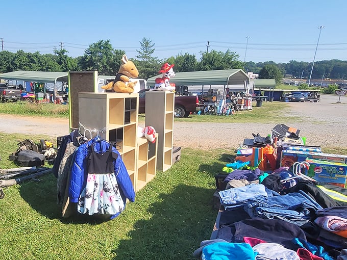 Clarksville's charming outdoor pavilion welcomes bargain seekers. A little bit of shade makes the treasure hunting even better.