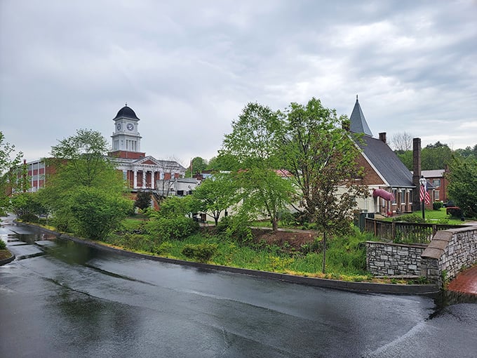 Jonesborough's historic district showcases why Tennessee's oldest town has stories worth telling—and architecture worth preserving.