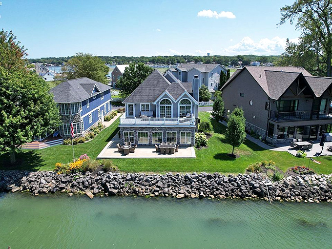 Peninsula paradise where the water surrounds you on three sides – nature's version of a group hug.