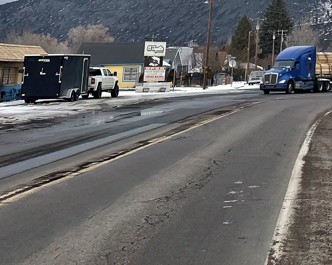 Winter wonderland vibes! Dorris shows its seasonal side—where snow tires aren't just a suggestion.