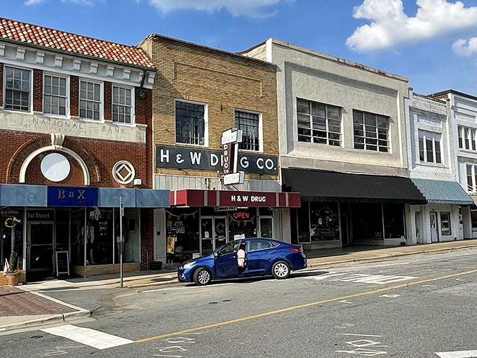 Newton's downtown buildings create a perfect small-town tableau. Just add friendly shopkeepers and you're home!