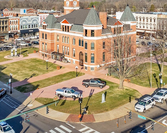 Paris's courthouse square remains the beating heart of this charming town, just as it has for generations.