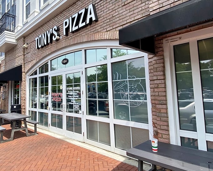 Those arched windows frame pizza perfection – Tony's knows good things come to those who fold their slices!