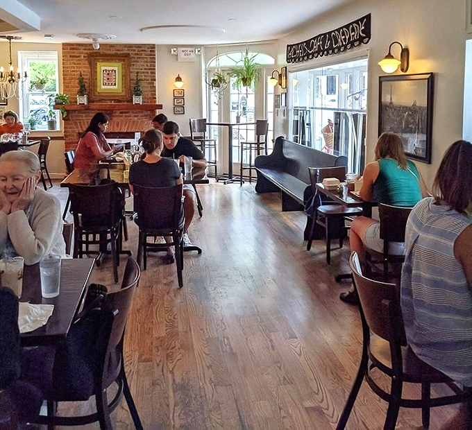 Happy diners in their natural habitat – surrounded by good food and that universal look of "I chose wisely today."