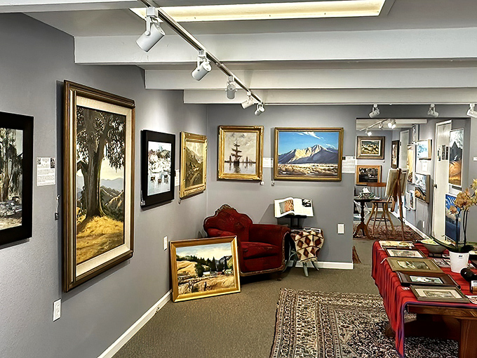 Local artists capture Bodega Bay's dramatic landscapes. This gallery showcases the talent that flourishes in this inspirational coastal setting.