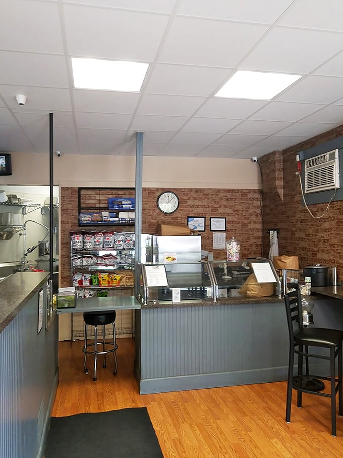No-frills counter service where the magic happens—proof that greatness doesn't require fancy tablecloths or mood lighting.