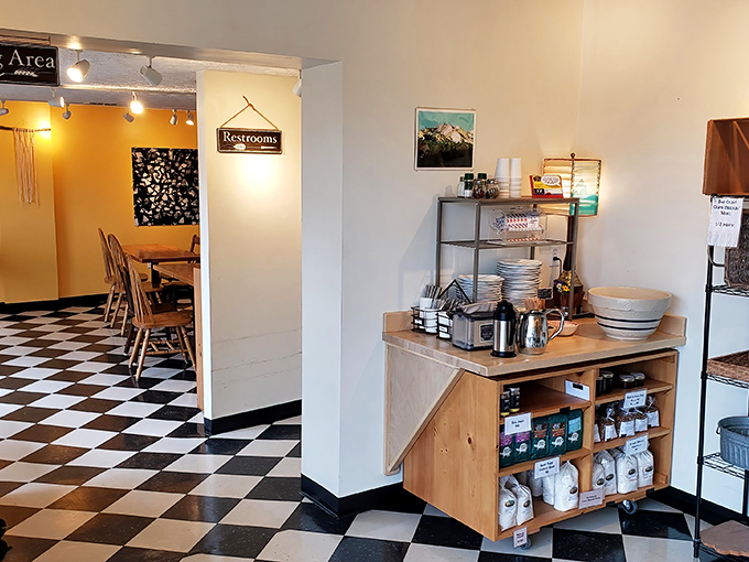 More angles reveal more charm – this space knows how to make carb lovers feel right at home.