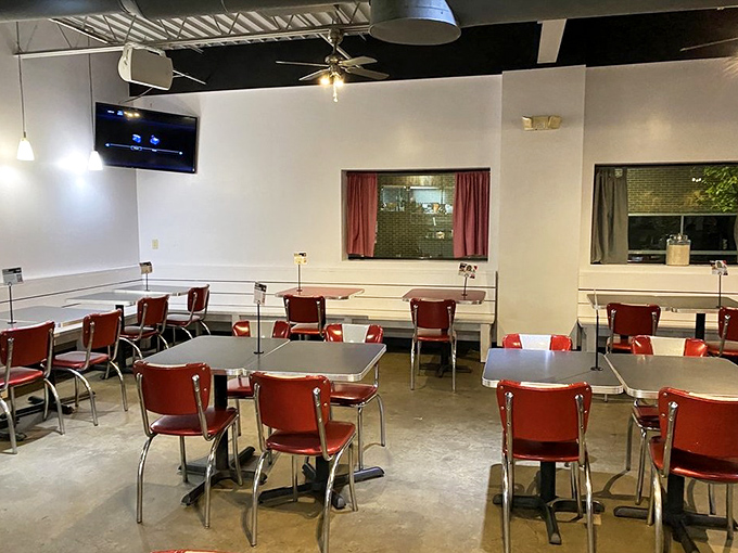 Empty tables are rare treasures here – like spotting a unicorn during rush hour in downtown Atlanta.
