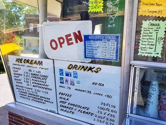 Multiple order windows mean shorter waits and faster access to this crispy chicken paradise for everyone.
