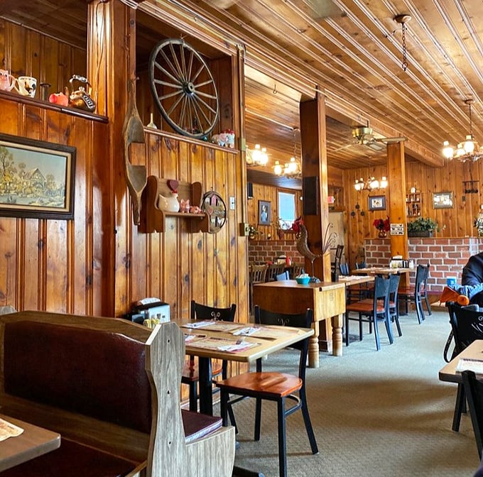 Not just decoration—these wagon wheels and wooden accents are telling stories about Pennsylvania's past while you contemplate a second helping.