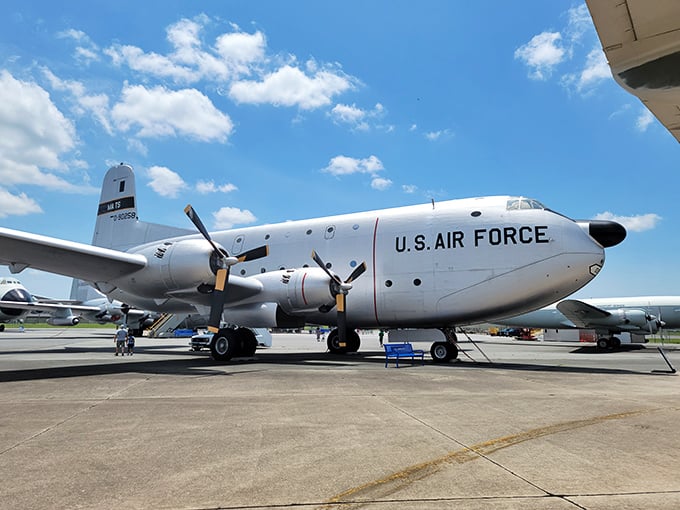This workhorse of the skies hauled cargo to conflicts worldwide – the FedEx of freedom, delivering democracy at 30,000 feet.