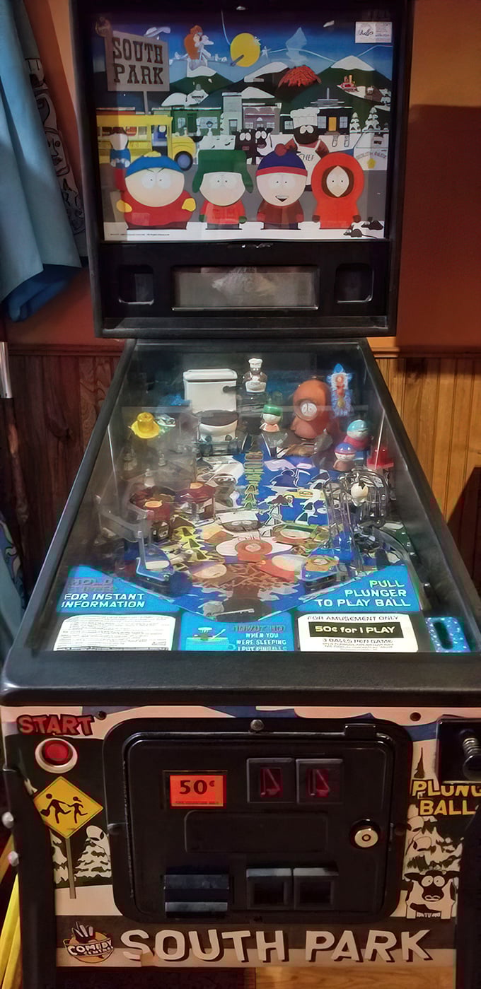 South Park meets pizza parlor in this nostalgic pinball machine. Some entertainment just never goes out of style, especially when fueled by pizza and beer.