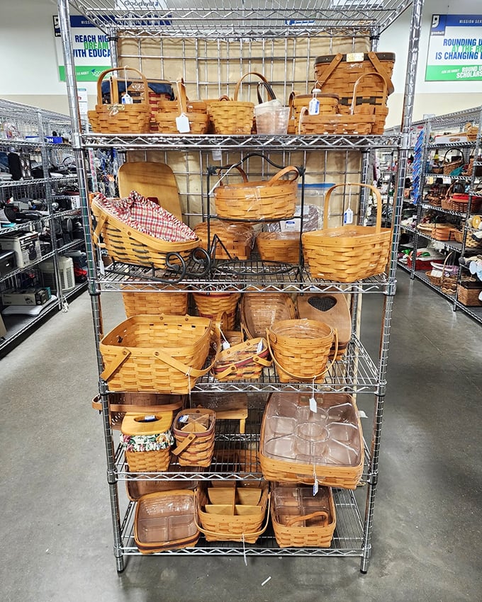 Longaberger lovers, contain your excitement! This basket collection would make any picnic planner or home organizer weak at the knees.