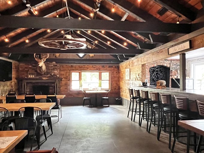 Another cozy corner where locals solve world problems over seafood and cold beverages – democracy in action.