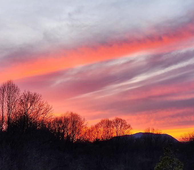 Mother Nature's sunset show outperforms any digital screen – a reminder that the best entertainment has always been playing right outside.