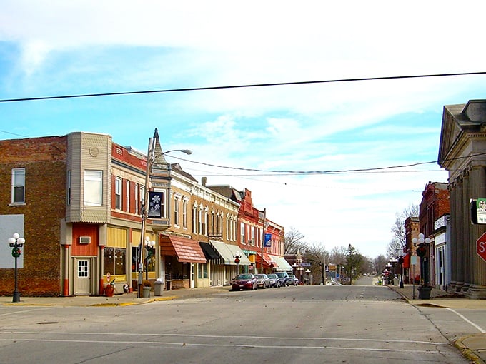 Le Roy's quiet main street proves that sometimes the best treasures come in the smallest, most peaceful packages.