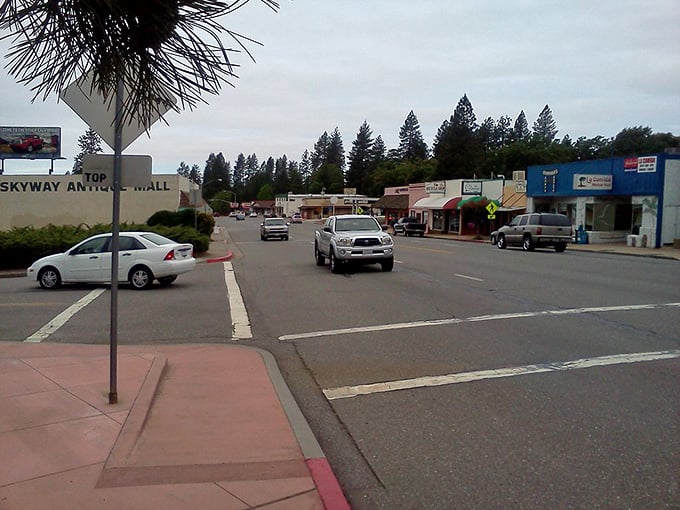 Paradise's main street welcomes you with small-town charm and pine-scented mountain air. No traffic jams in retirement paradise!
