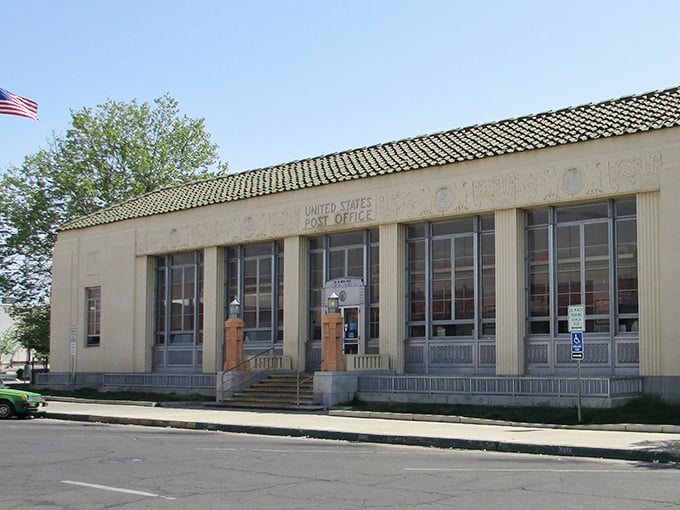 Porterville's classic post office building speaks to its small-town government efficiency. Mailing Social Security checks since the Great Depression!