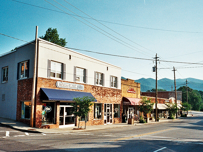The perfect small town doesn't exi— Oh wait, it's Black Mountain! Those mountains in the background steal the show.