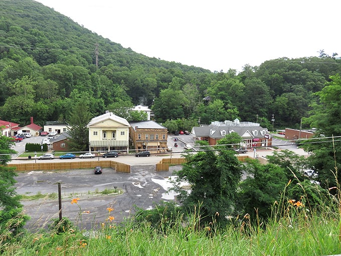 Hot Springs' mountain setting creates the perfect backdrop for healing waters and soul restoration. Nature's perfect spa town.