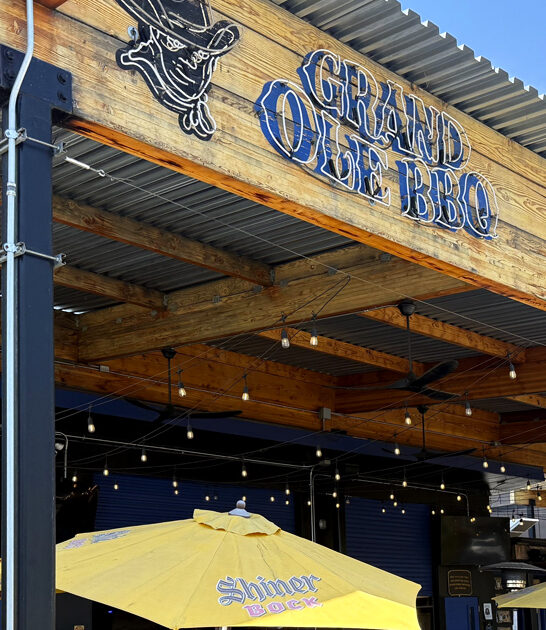 california bbq restaurant people ftr