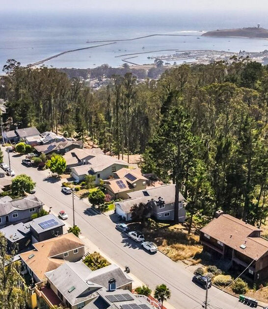 california seaside town adventure ftr