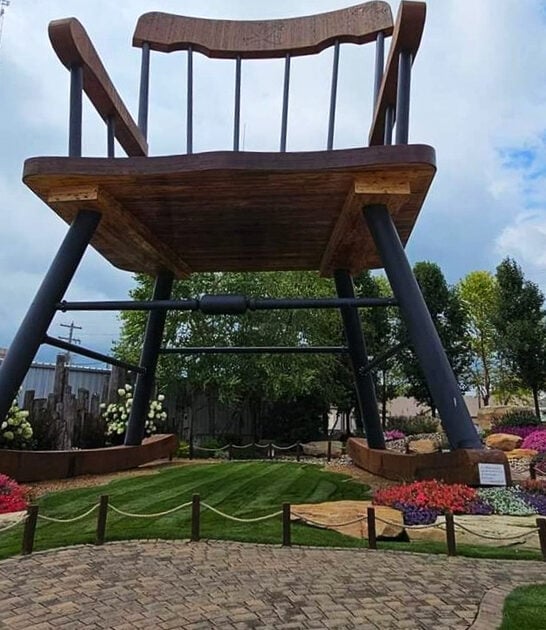 illinois largest rocking chair ftr