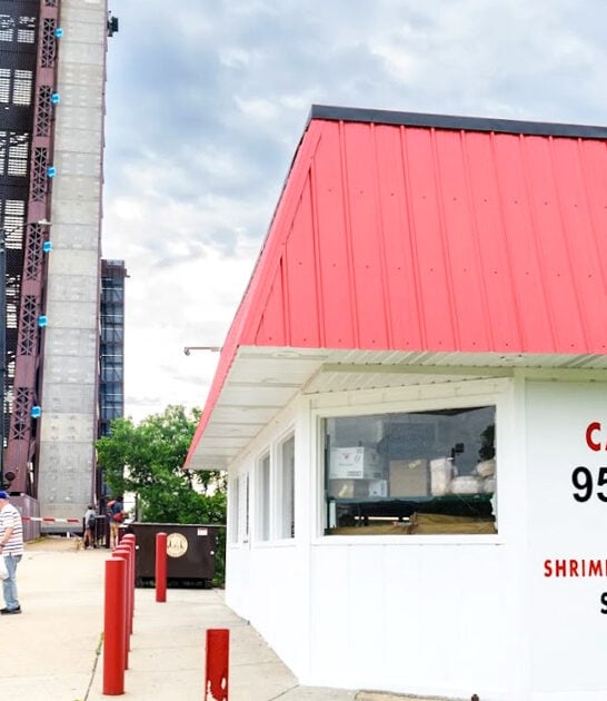 illinois tiny seafood shack ftr