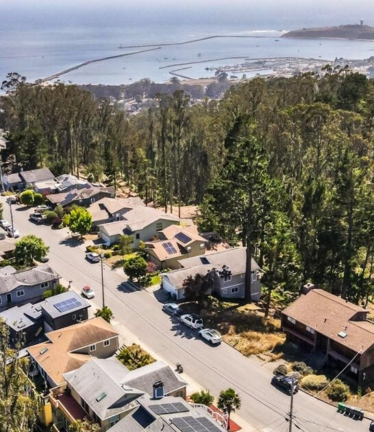 seaside destination california town ftr