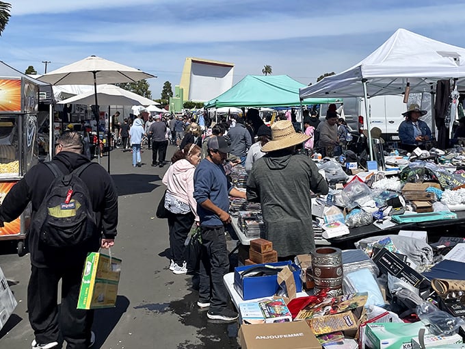 Treasure hunters navigate the bustling aisles of The Roadium, where one person's castoffs become another's can't-live-without discoveries. Southern California bargain hunting at its finest!
