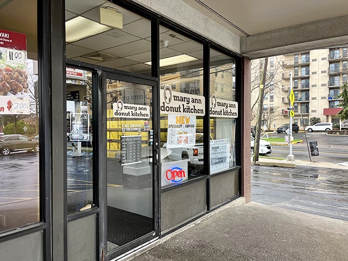 No fancy design awards here—just the promise of exceptional baked goods that keeps locals coming back. Sometimes the best treasures hide in plain sight.
