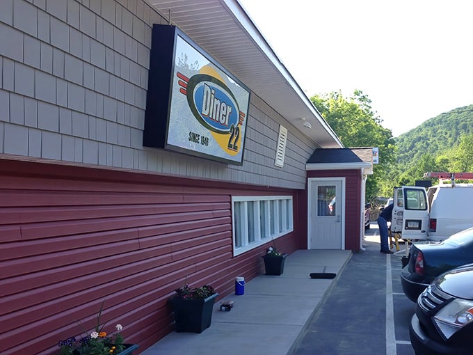 The unassuming exterior of Diner 22 hides culinary treasures within. Like finding a $20 bill in old jeans, this roadside gem delivers unexpected joy.