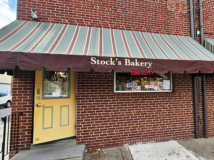 This unassuming brick façade has launched a thousand sugar cravings and countless cross-state pilgrimages for Pennsylvania's sweet-toothed faithful.
