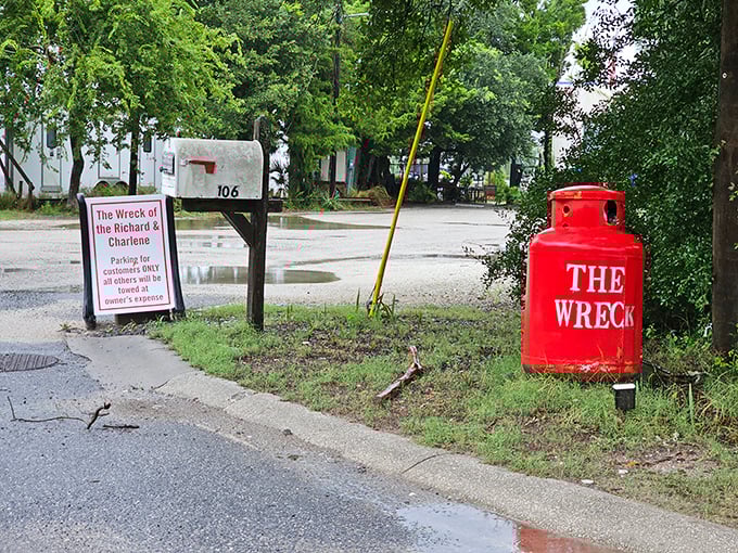 You know you've found a local gem when the sign is a repurposed propane tank. No fancy billboards needed when the food speaks for itself.
