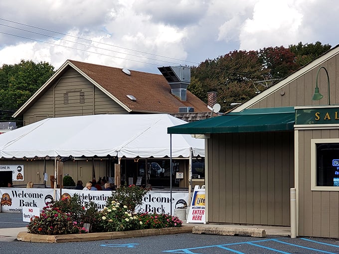 Stanley's welcoming exterior glows like a beacon for hungry travelers. Those green-and-gold letters promise comfort food salvation after a long day.