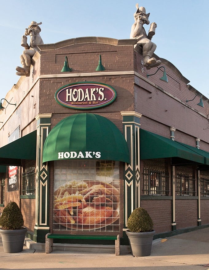 The unassuming exterior of Hodak's hides culinary treasures within—like finding a Picasso at a yard sale. That yellow "BEST CHICKEN" sign? Truth in advertising.