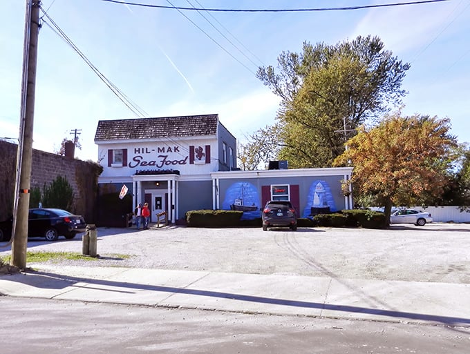 The maritime murals on Hil-Mak's blue exterior aren't just decoration—they're a promise of the oceanic delights waiting inside this Ashtabula gem.