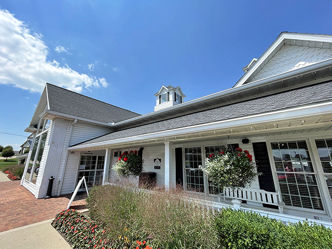 This isn't just a restaurant – it's where breakfast dreams come to life in Ohio's countryside.