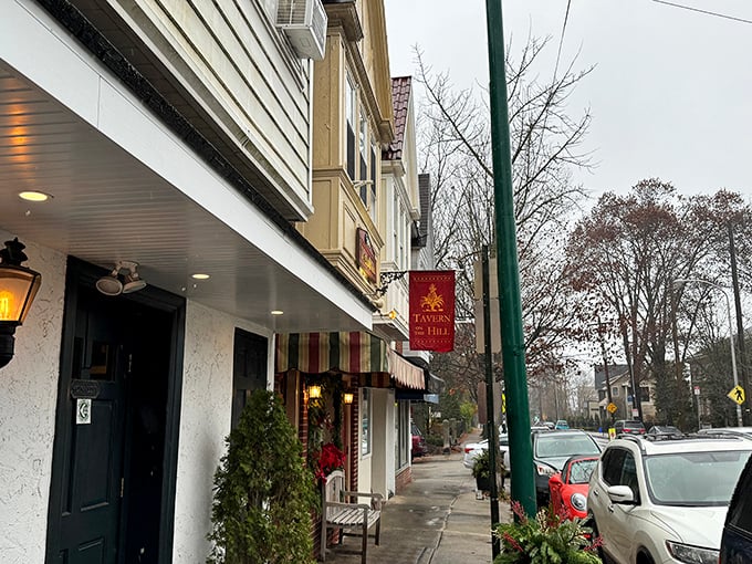 The unassuming exterior of McNally's Tavern hides culinary treasures within, like a speakeasy that forgot to keep the secret.