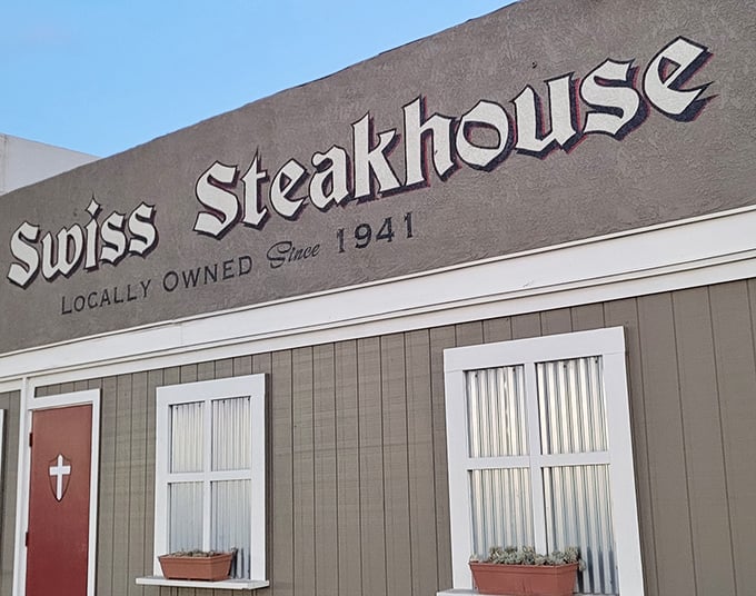 Don’t let the humble exterior fool you — behind the walls of this longtime local favorite lies a steak lover’s dream. It’s like stumbling upon a treasure chest disguised as a neighborhood diner.