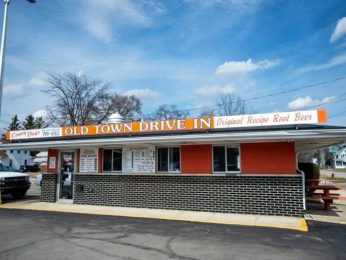 That orange and white exterior isn't just signage—it's a beacon calling all root beer pilgrims home.