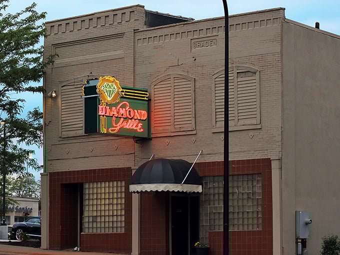 The unassuming brick façade hides culinary treasures within, like finding a Rolex in your uncle's sock drawer. That neon sign beckons hungry Ohioans like a lighthouse for steak lovers.
