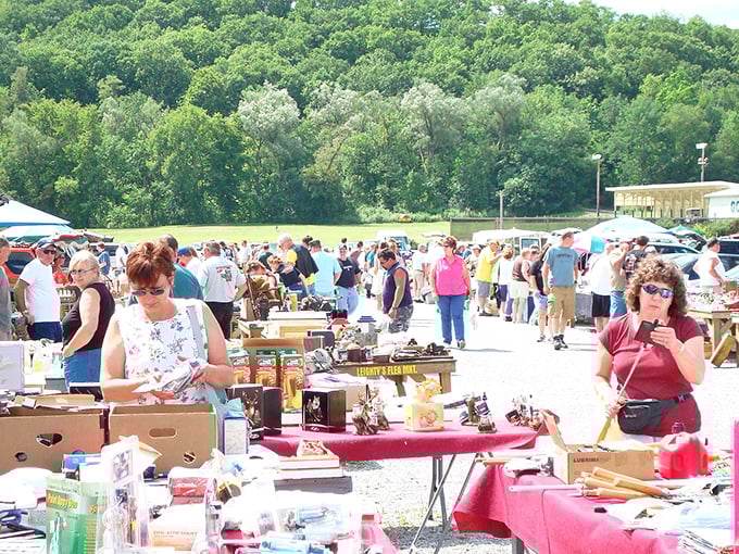 Sunshine and bargains bring out the crowds. Nothing beats the thrill of the hunt on a beautiful Pennsylvania morning.