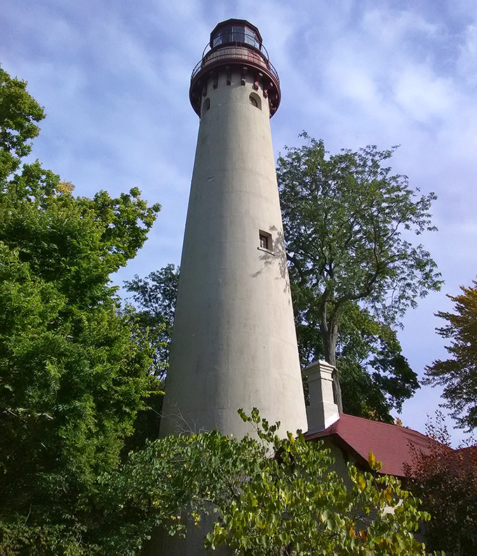 There it is—standing tall like the wise old storyteller of the coast, pointing skyward with quiet pride.