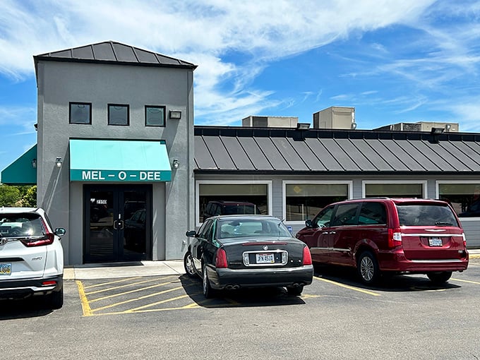 The teal awning of Mel-O-Dee stands like a culinary beacon in Ohio—humble outside, unforgettable flavors within.